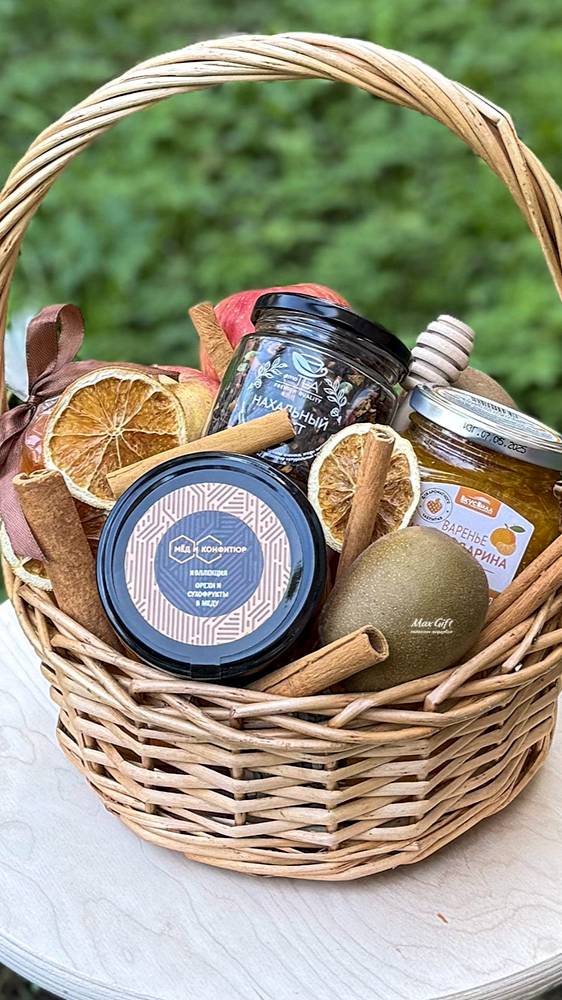 Подарочная корзина с фруктами «Выздоравливай» — S / Подарочный набор с фруктами девушке