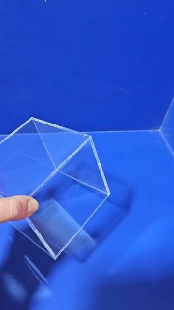 Куб из прозрачного оргстекла. Производство изделий из оргстекла под заказ.