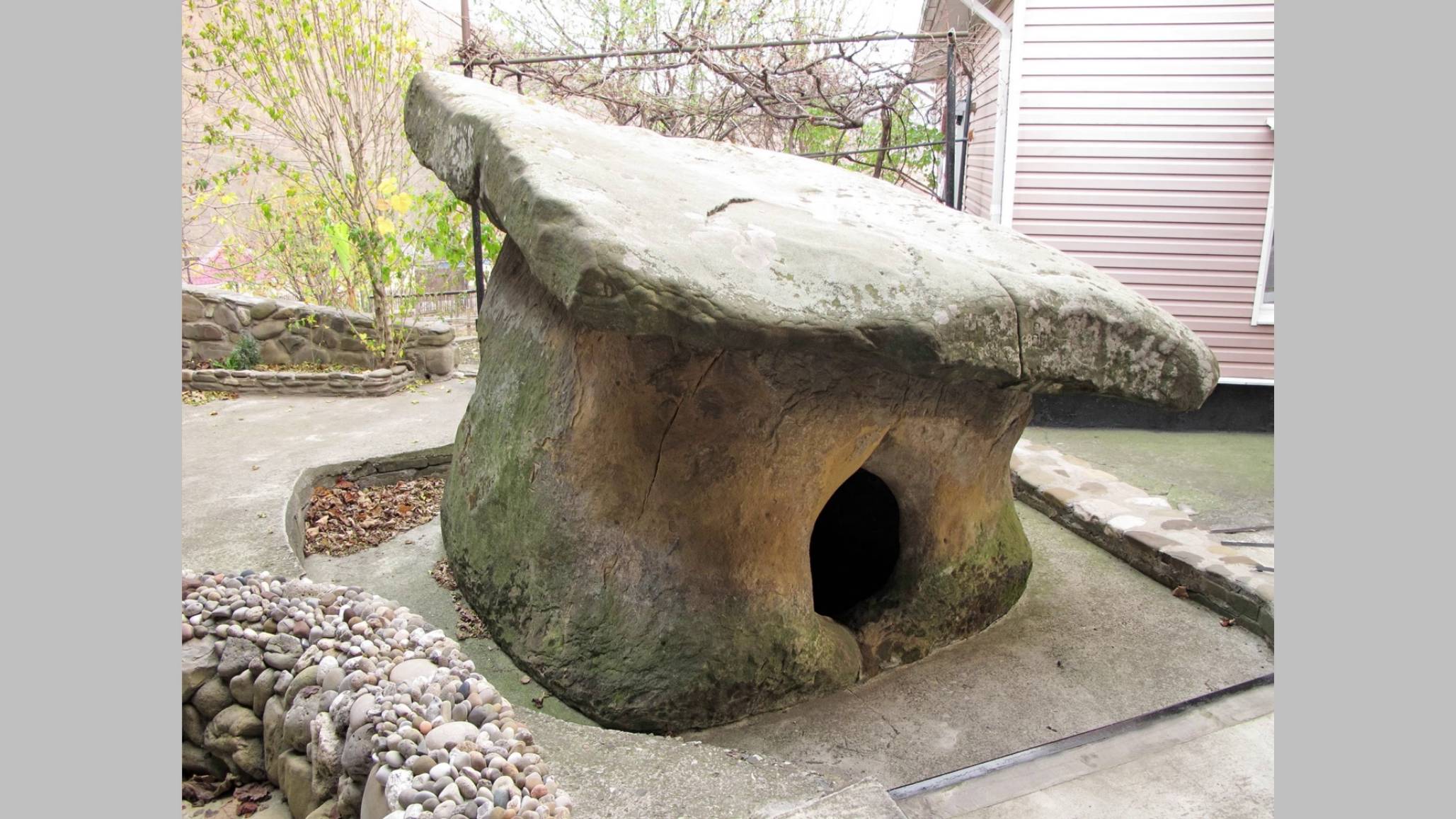 ЭЗОТЕРИЧЕСКОЕ ДОЛЬМЕНОВЕДЕНИЕ 01 - следы воздействия энергий