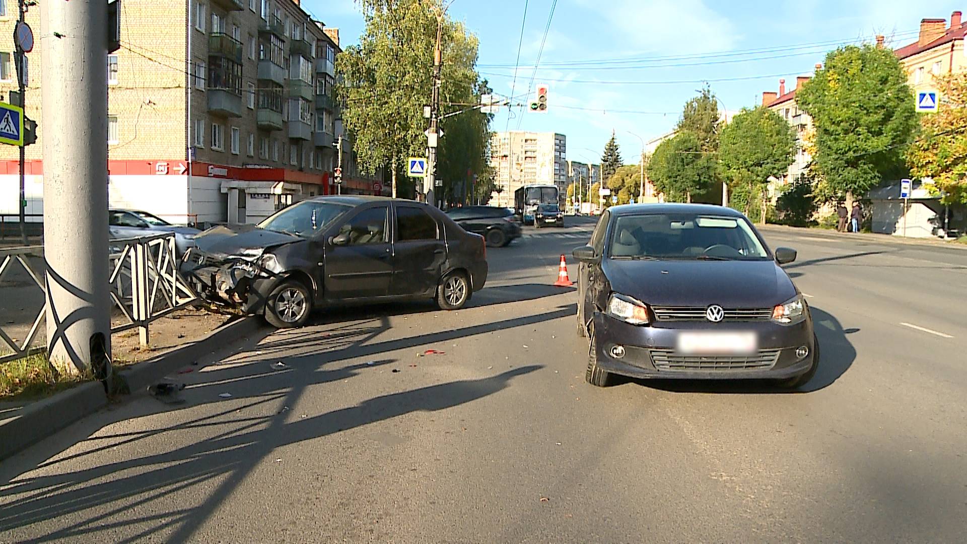 (Рыбинск-40) ДТП НА ПЕРЕКРЁСТКЕ