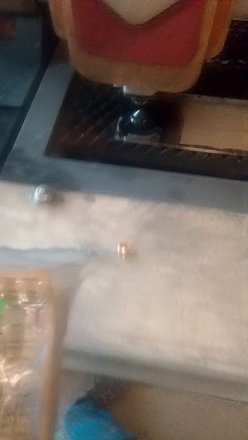 режу зеркало*