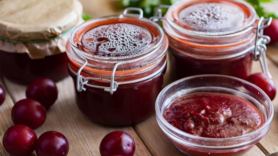 Аджика со сливами.