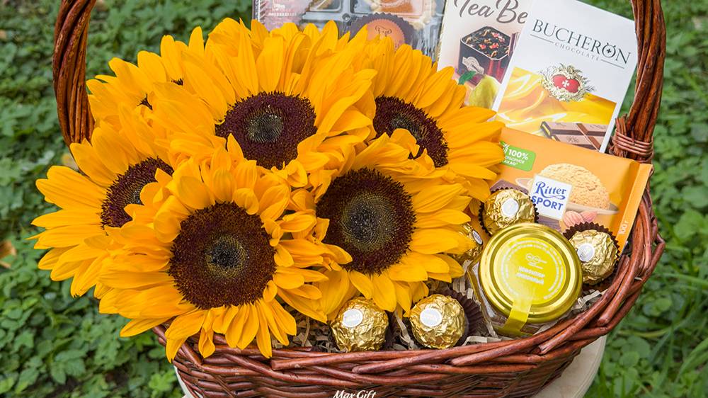 Подарочная корзина с цветами «Солнечная сказка»