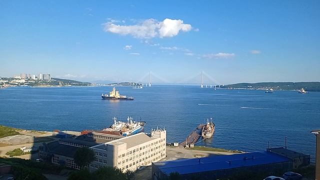 Владивосток Отель маяк утро, Владивосток, август 2025.