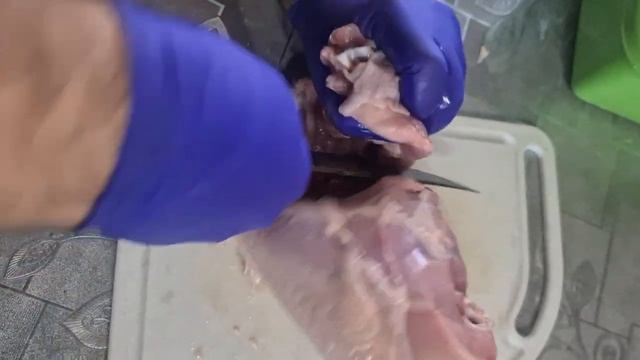 Разделываю курицу пчаком от Бахрома Юсупова СТЕЛЛА Не повтор