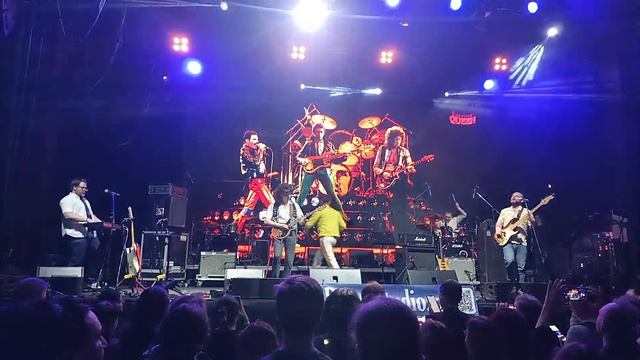 03  Somebody to Love - 2