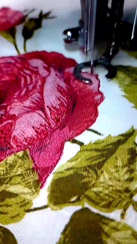 Свободно-ходовая стёжка по принту на ткани