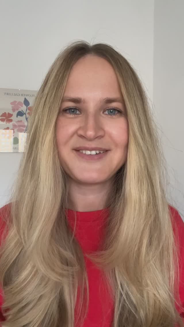 Ася Лавринович о своей зимней новинке про главного школьного тихоню