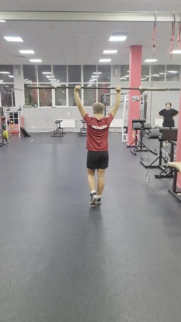 Прогулка с грифом над головой