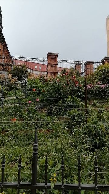 Екатеринбург. Милый уголок в городе.)