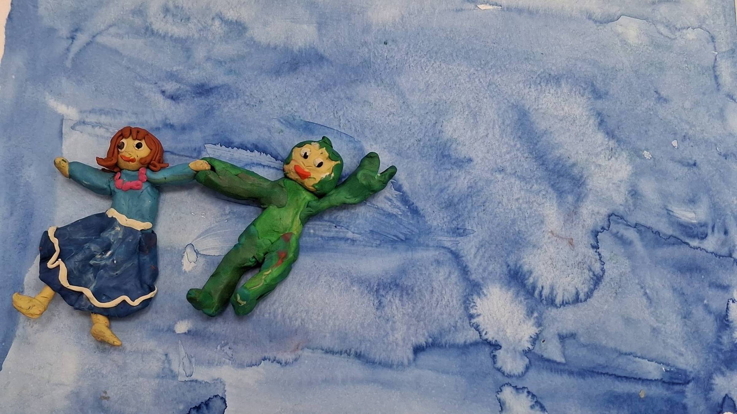 Человек-амфибия спасает девушку