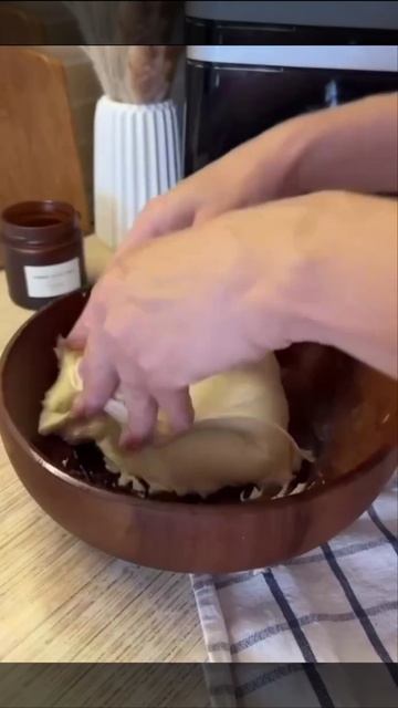 Мини-батон с панчеттой, пекорино и чёрным перцем #хлеб #аэрогриль #рецепты #дляаэрогриля