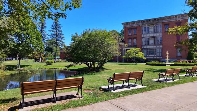 США. Прогулка по городу Саратога-Спрингс в штате Нью-Йорк в формате 4К