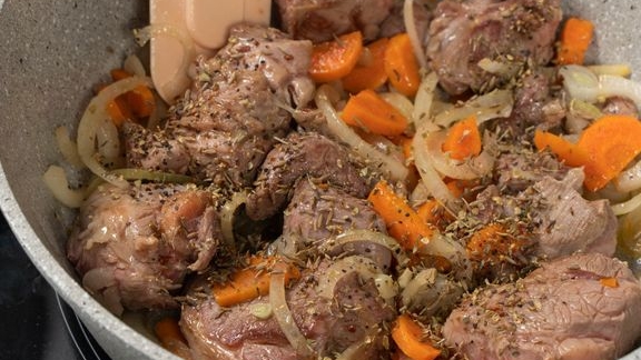 баранья шея в казане