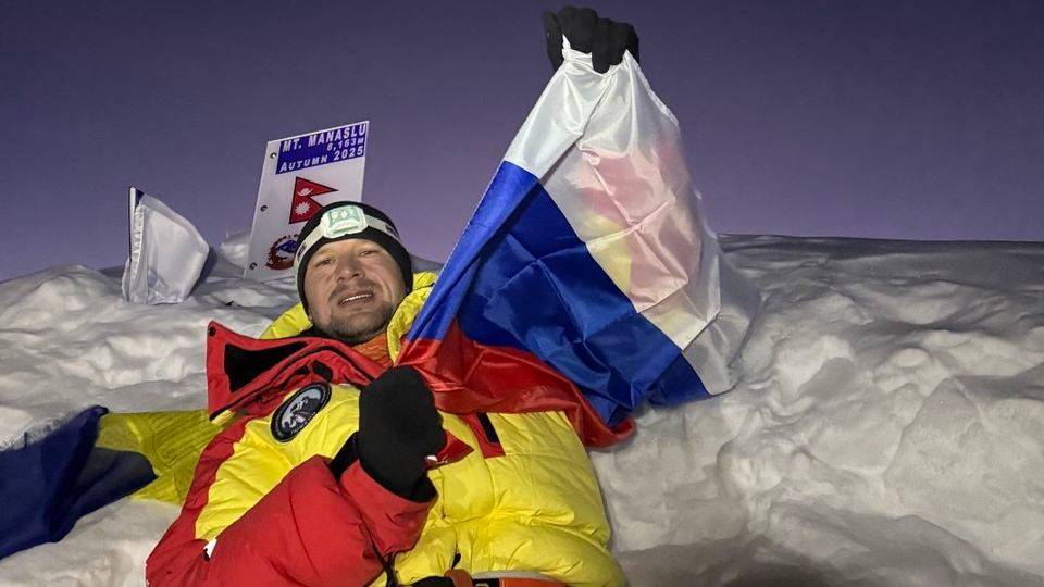 Фрагменты подготовки и восхождения Дмитрия Пильщикова на Манаслу