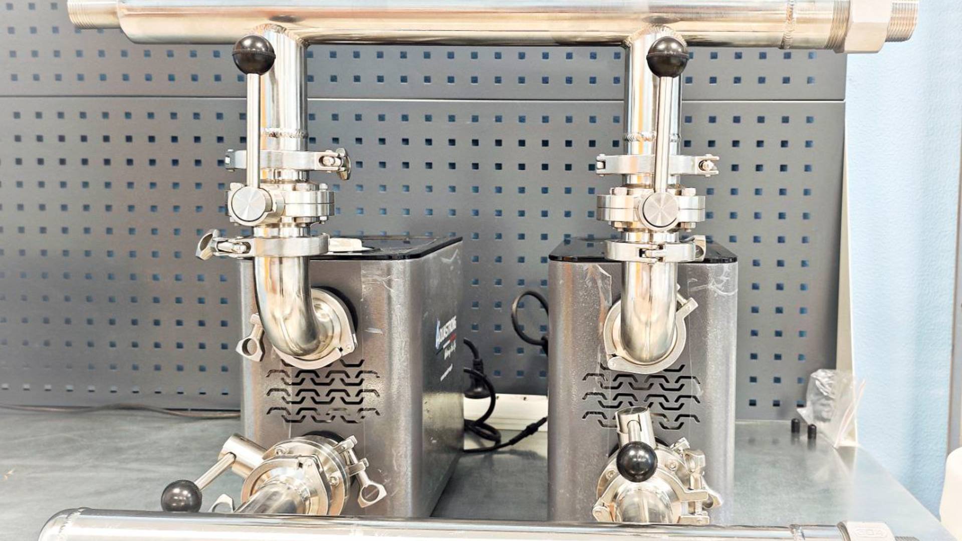 станции повышения давления Aquastrong Smart в серии TWIN