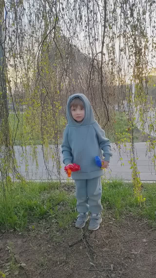 Прогулки и дома, весна 2023