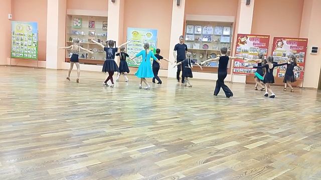 "Самбо" спортивные бальные танцы - 3 класс тренировка - 1001 песенка