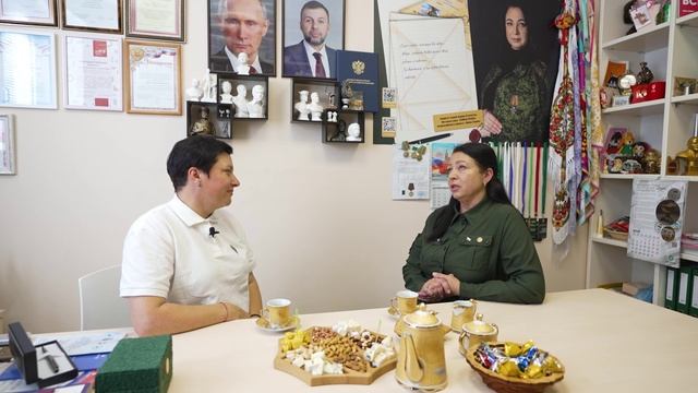 Она помогает нашим бойцам на передовой, в тылу поддерживает их матерей и жен. Своя кухня 02.10.25