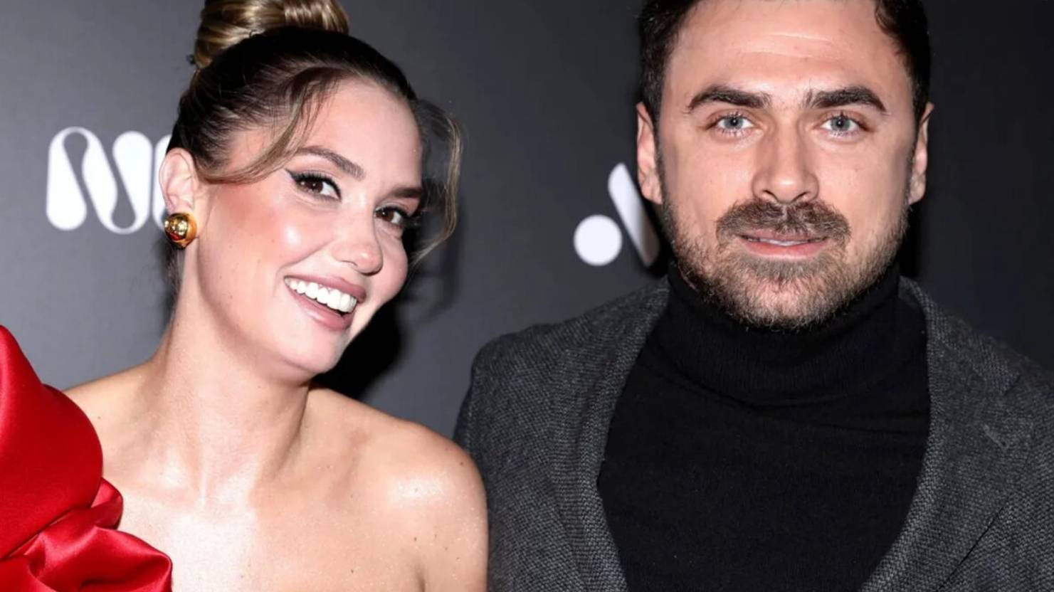 «Я теперь Дранга»: беременная Агата Муцениеце побывала в МФЦ, где изменила фамилию в документах