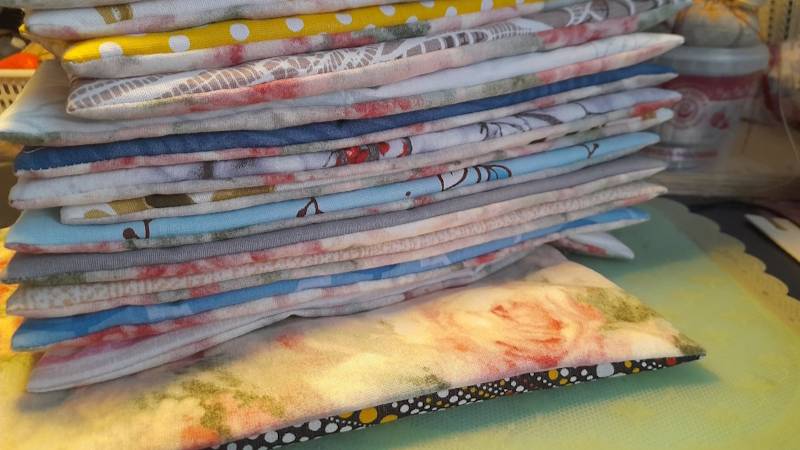 Как аккуратно вывернуть уголки в блоке для одеяла без стежки.