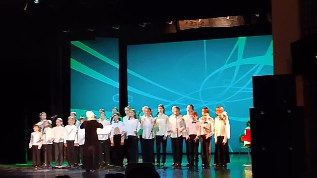 Хоровое пение - "Бабка сеяла горох..." -1001 песенка