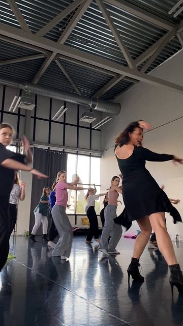 Мы рядом🥰 #plastykadance #танцыдлявзрослых #танцыспб #приморскийрайон