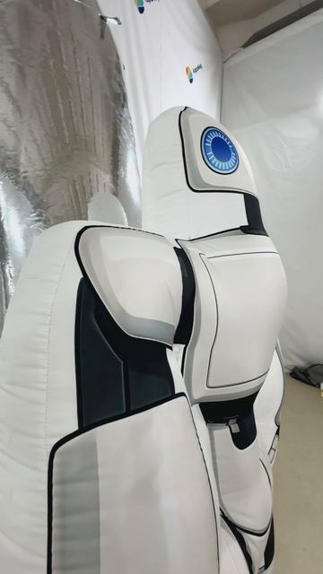 Зеркальная арка с надувными роботами | АэроМир #shorts