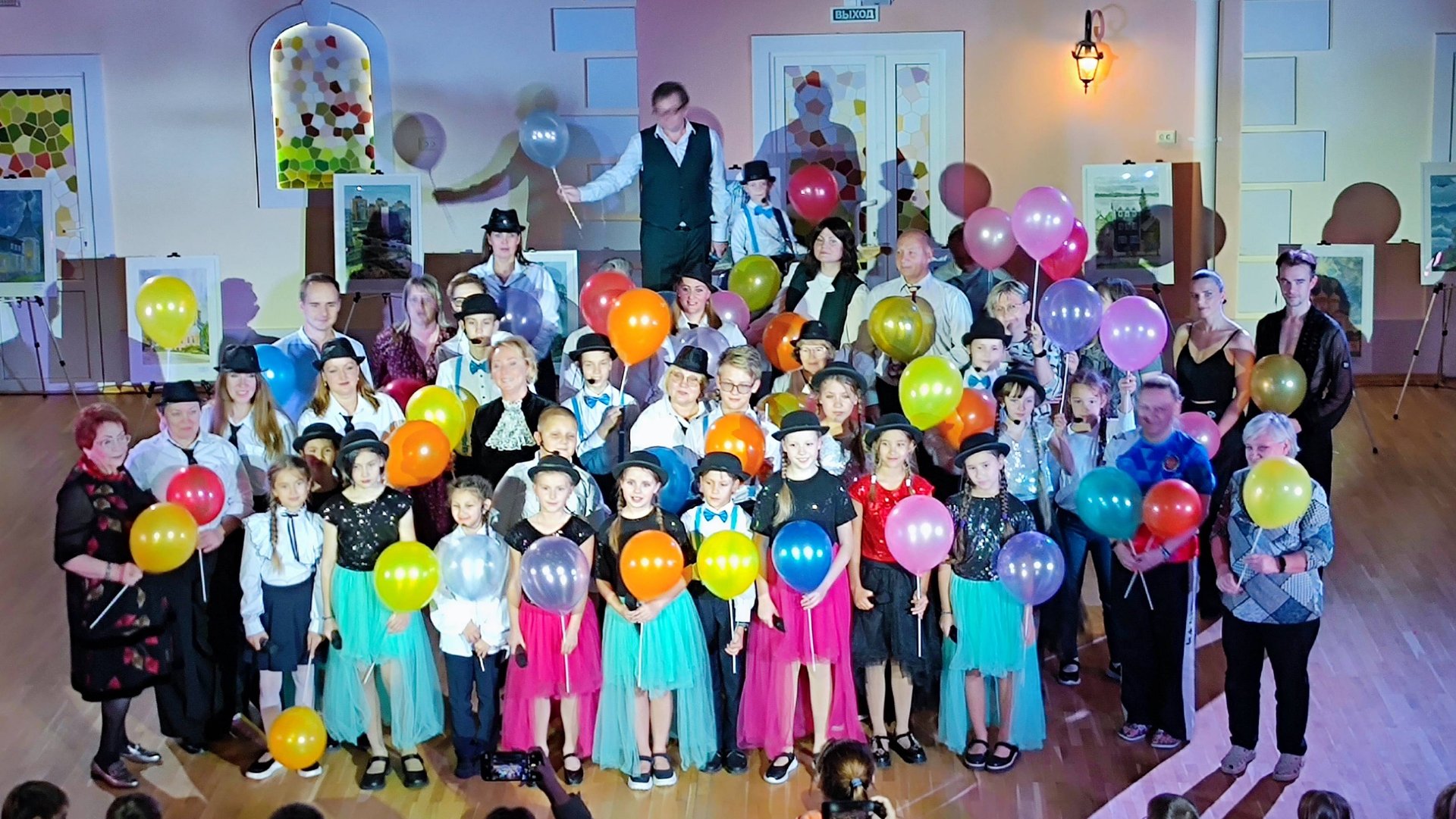 Живое исполнение.  Песня "Талант"  Студия MOZART и Юрий Донников , сл. и  муз. А. В. Юрпалов