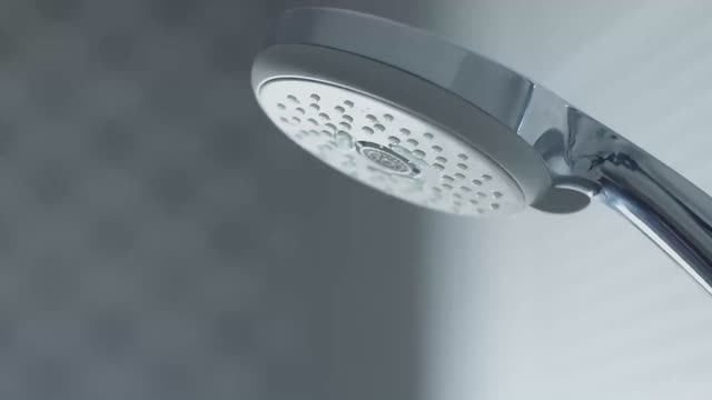 Кожа сохнет после душа? Вот причина!