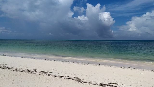 На пляже в Джамбиани!