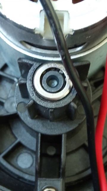 Купил электропилу мини новую без смазки