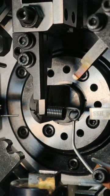 Бескулачковый пружинонавивочный станок XYD-1325