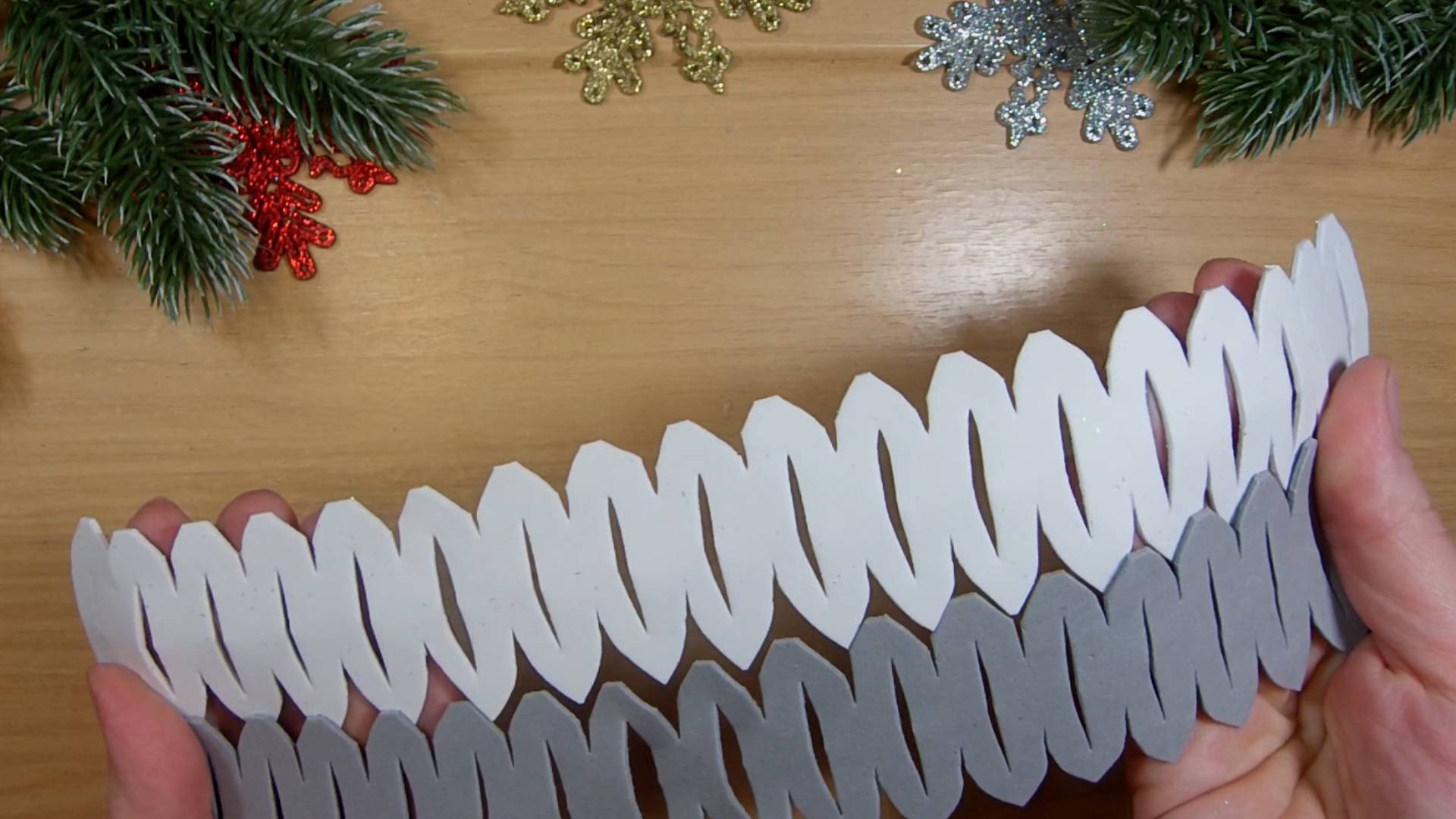 Ёлочка из фоамирана своими руками. Новогодние поделки своими руками.