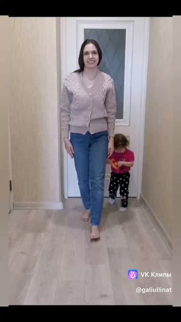 03-10-2025 Моя невестка Лиза, внучка Эвелиночка и сын Айдар.