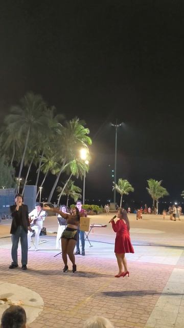 Вьетнам. Фигуристая Мулатка танцует и ночной концерт пляж Нячанг. Тур за 72 тысячи @tutsi-dieti