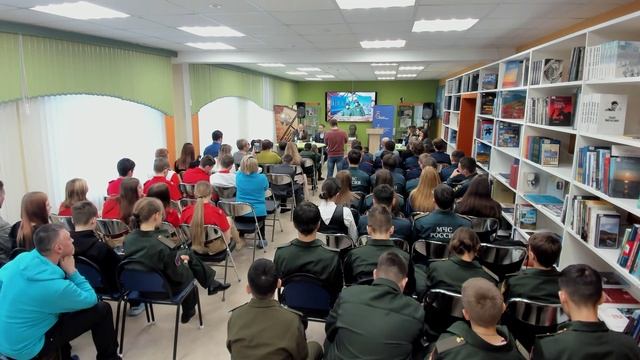 Встреча с кавалерами ордена Мужества А. Н. Чирухиным и А. Э. Гавриловым