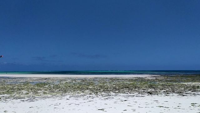 Бирюзовые воды Индийского океана!Белые отмели!