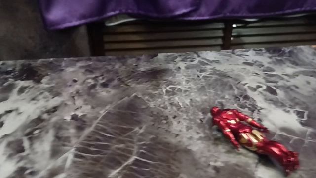 обзор на железного человека 
3 марк