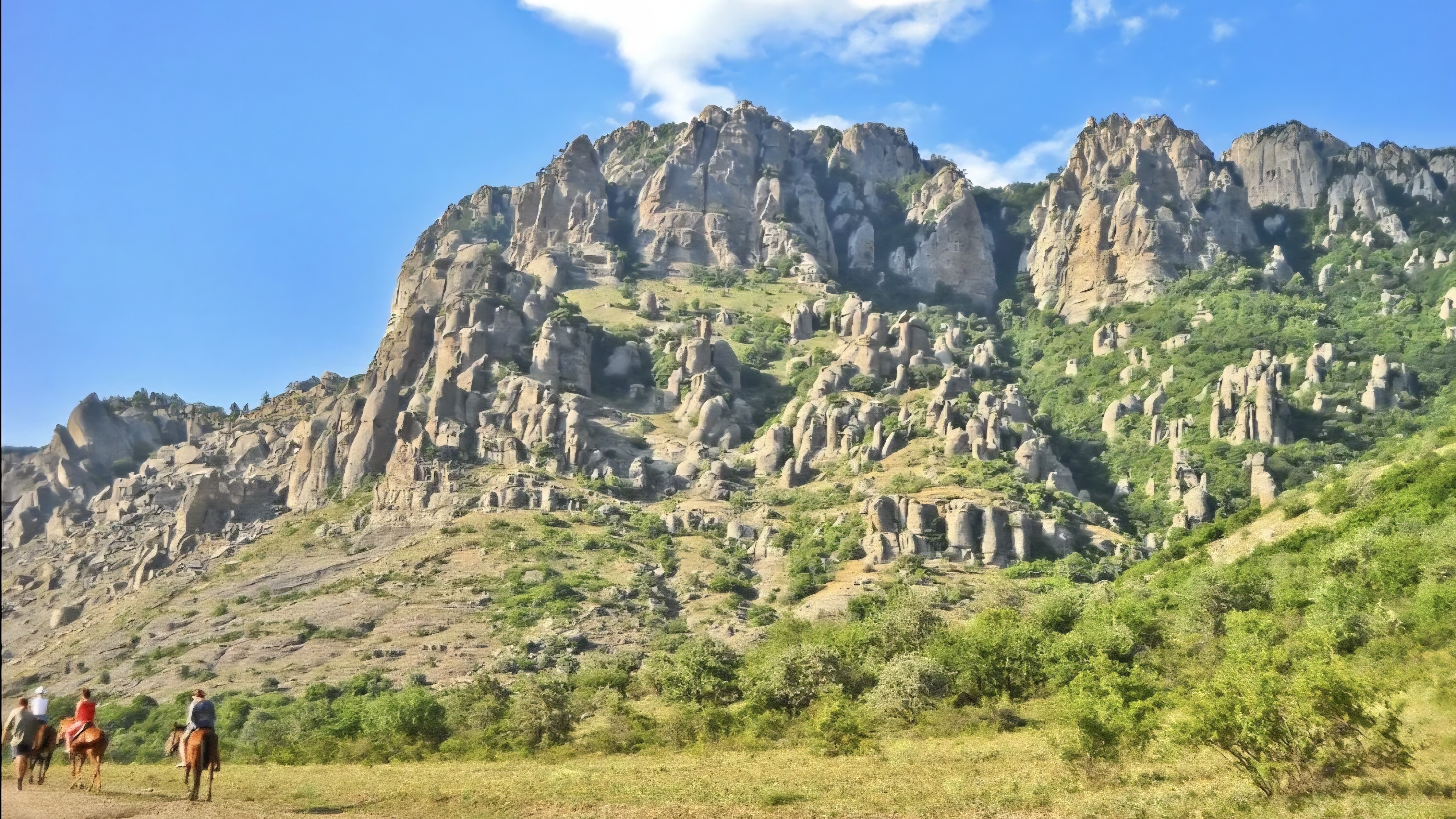 Димерджи и Никольская церковь-маяк, Крым