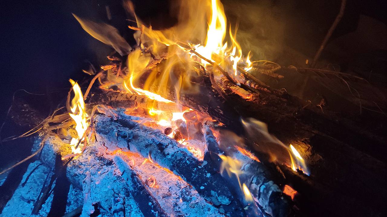 Рыбалка на острове с ночёвкой. Отличный поход и еда на костре.