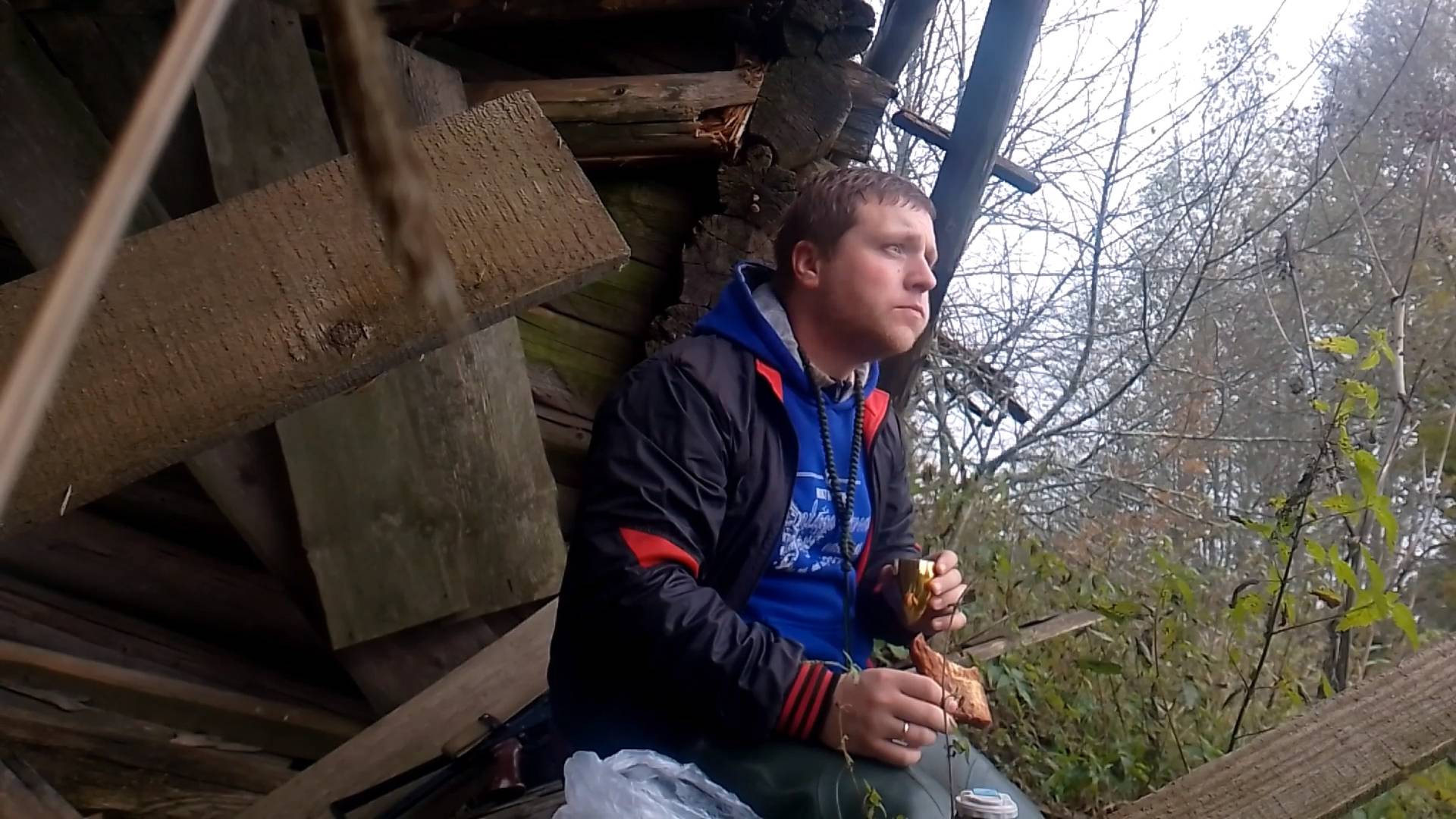 РАЗВЕДКА. БОБЁР ПРЕВРАЩАЕТ ЛЕС В БОЛОТО. НАШЁЛ ЯМУ С ЩУКАМИ,