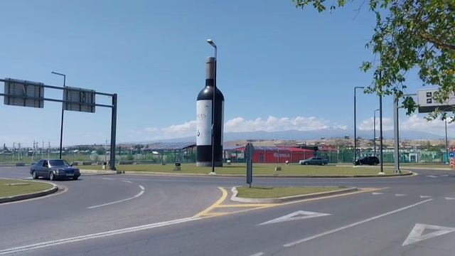 Бутылочка на кругу в Ереване :)