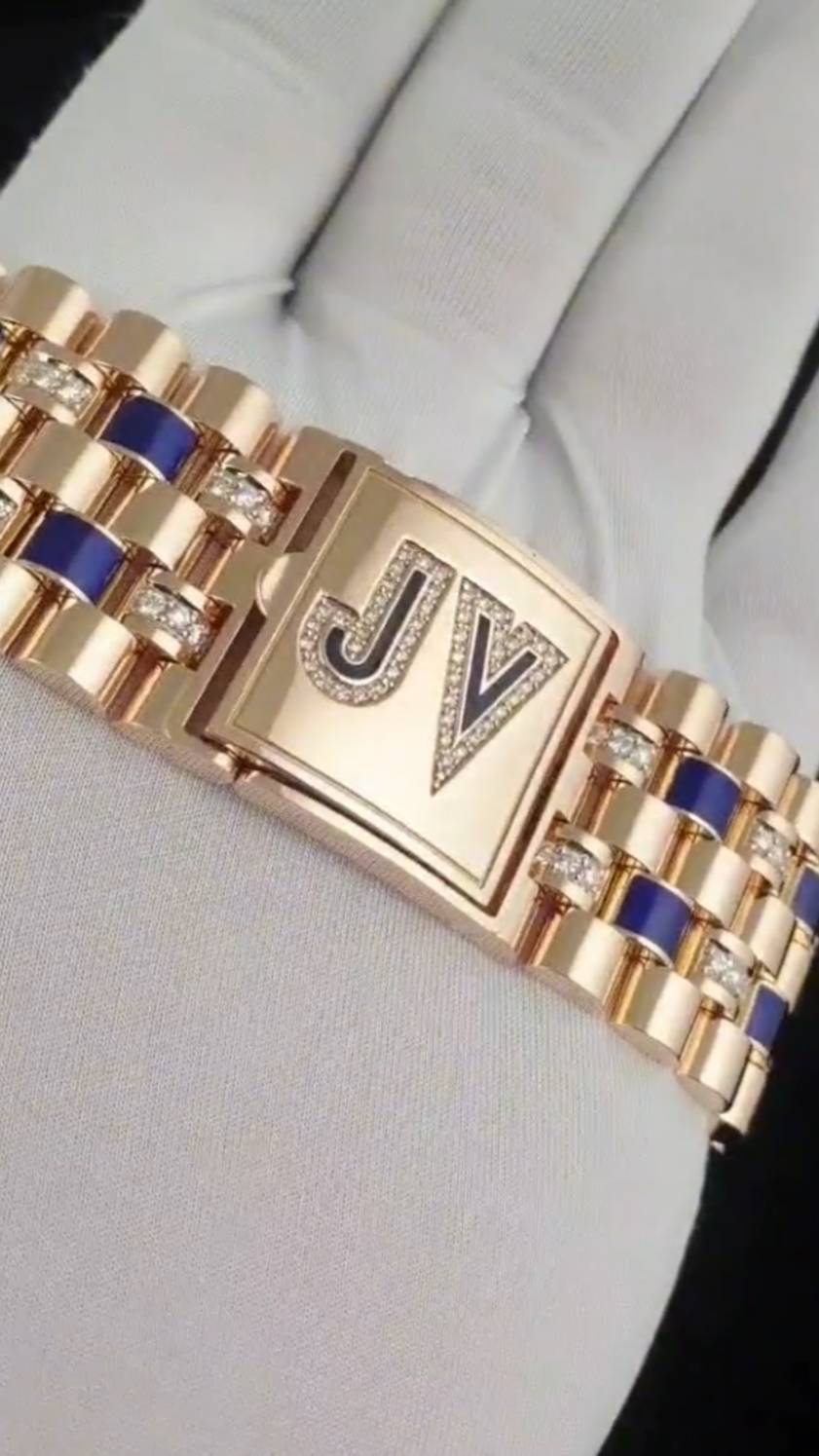 Золотой браслет с бриллиантами и инициалами