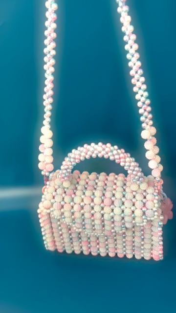 Сумочка из бусин ручной работы «Мечты единорога». #сумкаизбусин #handmade #Busibum