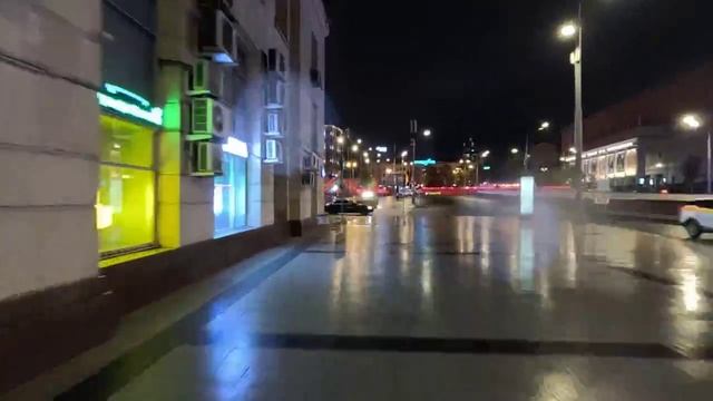 В городе полночь