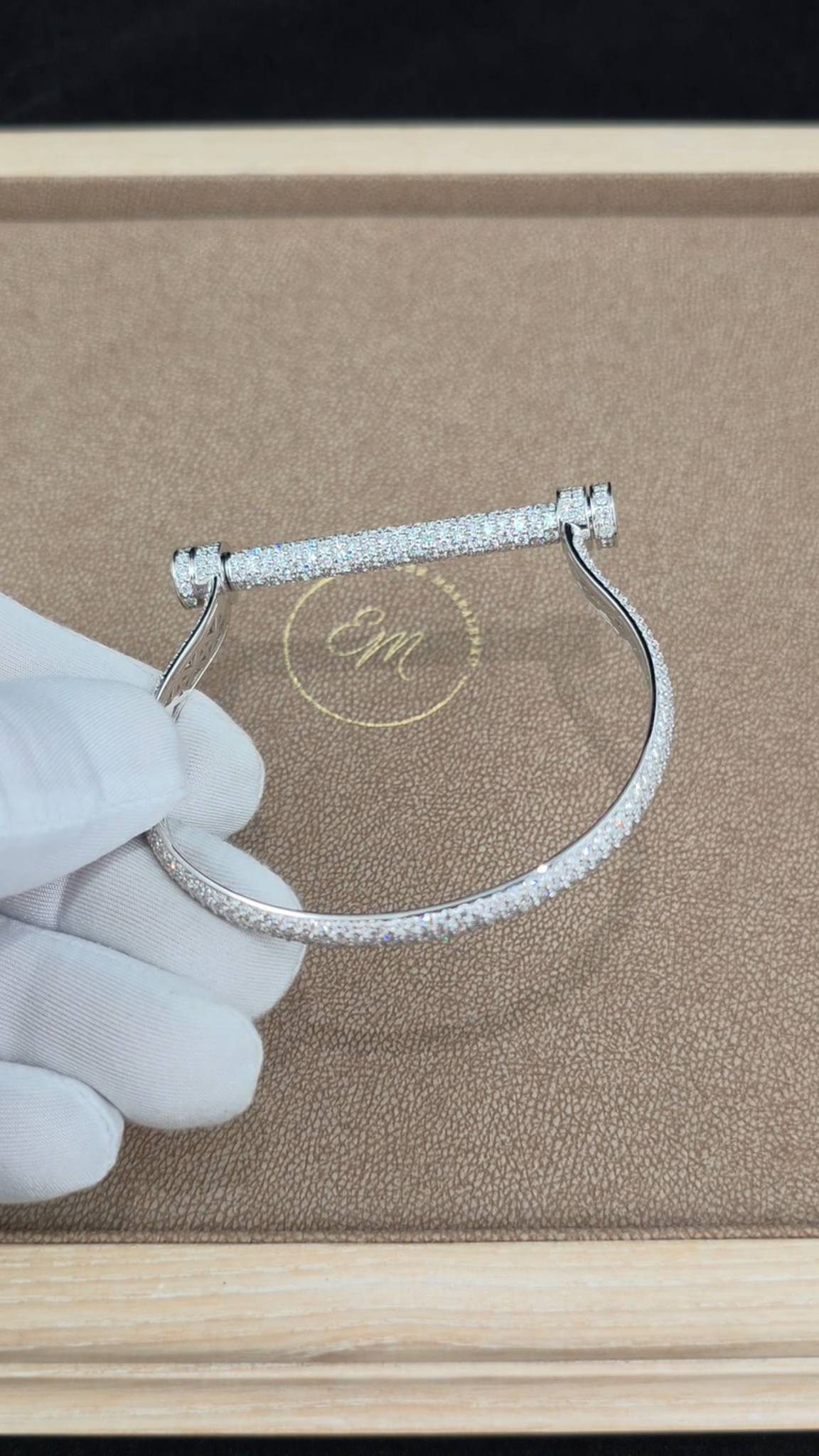 Золотой браслет с бриллиантами