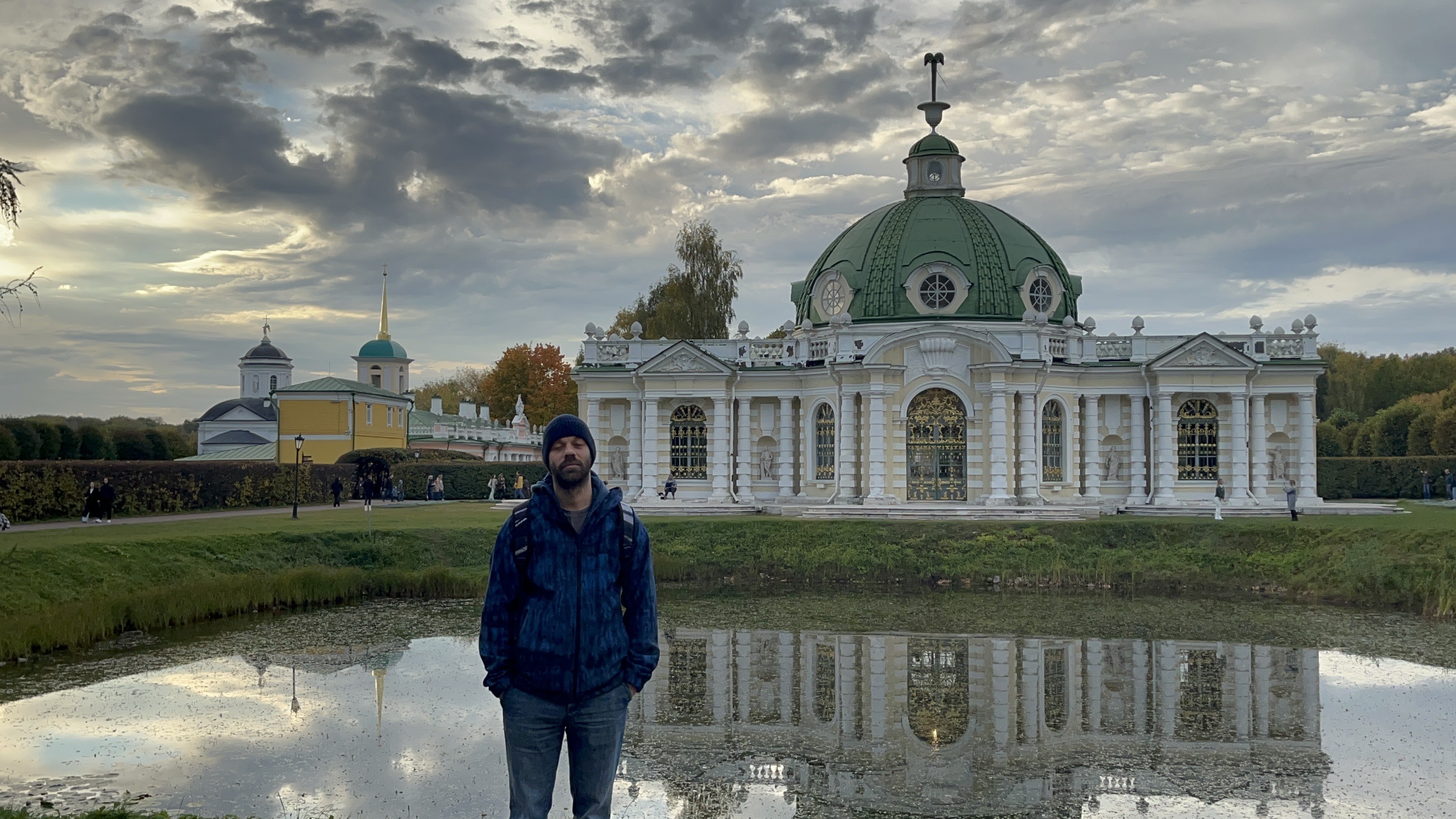 Кусково_рядом с Гротом_04-10-2025