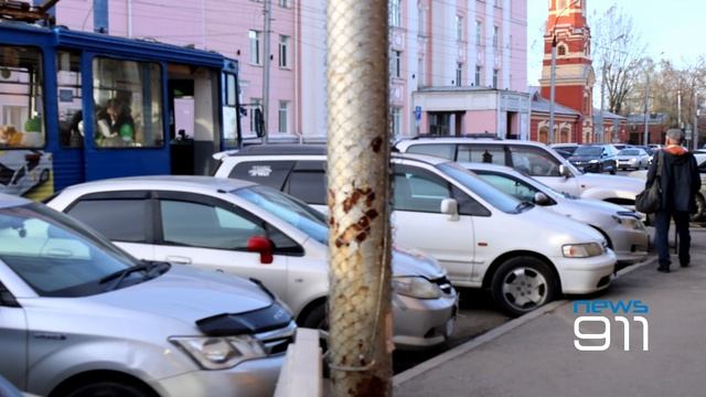 внедорожник Toyota Land Cruiser перегородил путь трамваям