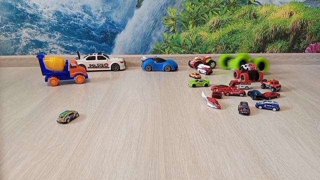 Детская железная дорога,магнитный конструктор, автотрек и машина каскадёр